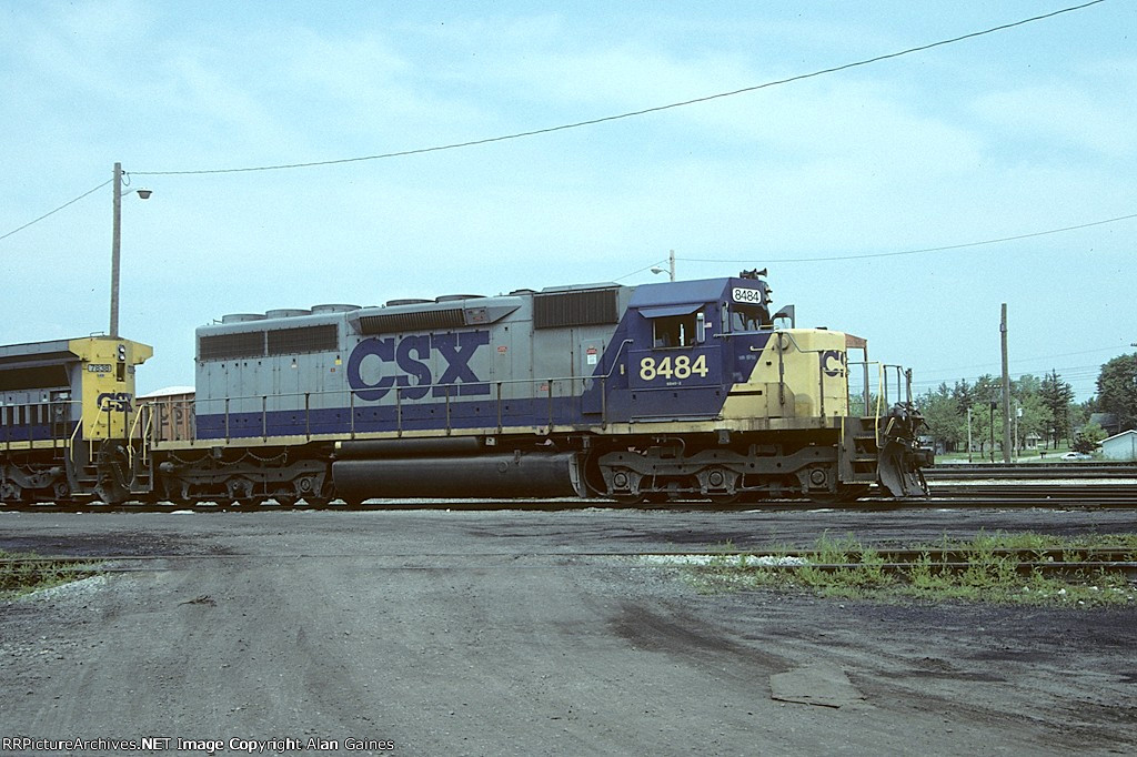 CSX SD40M-2 8484